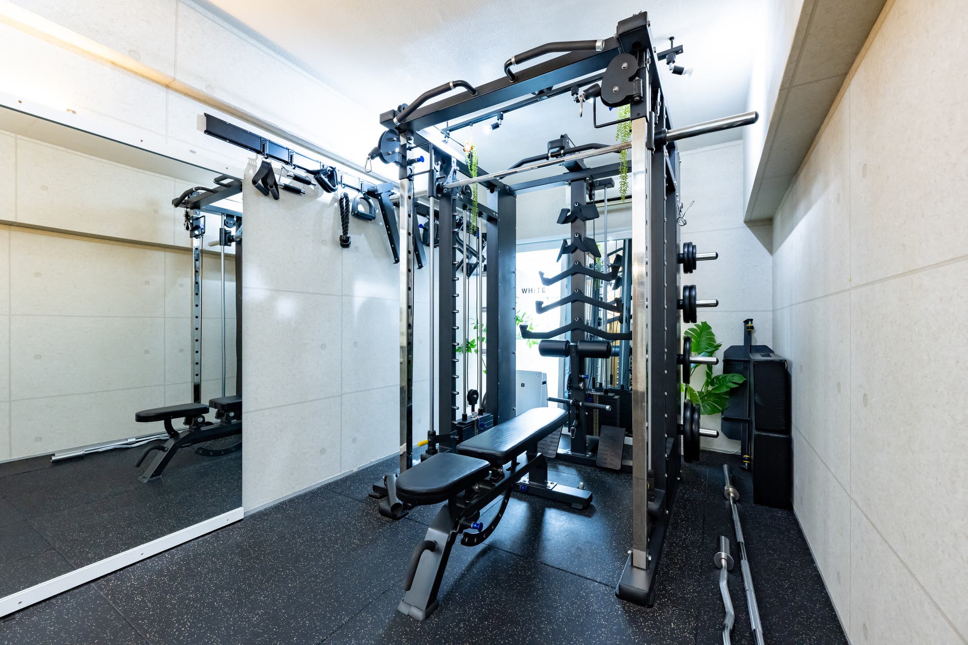 【渋谷駅3分】超駅近｜地域最安🉐｜広々25平米｜高性能設備｜備品数No,1👆｜清潔感有✨｜毎日清掃🧹｜大人数可｜レンタルジムの写真3