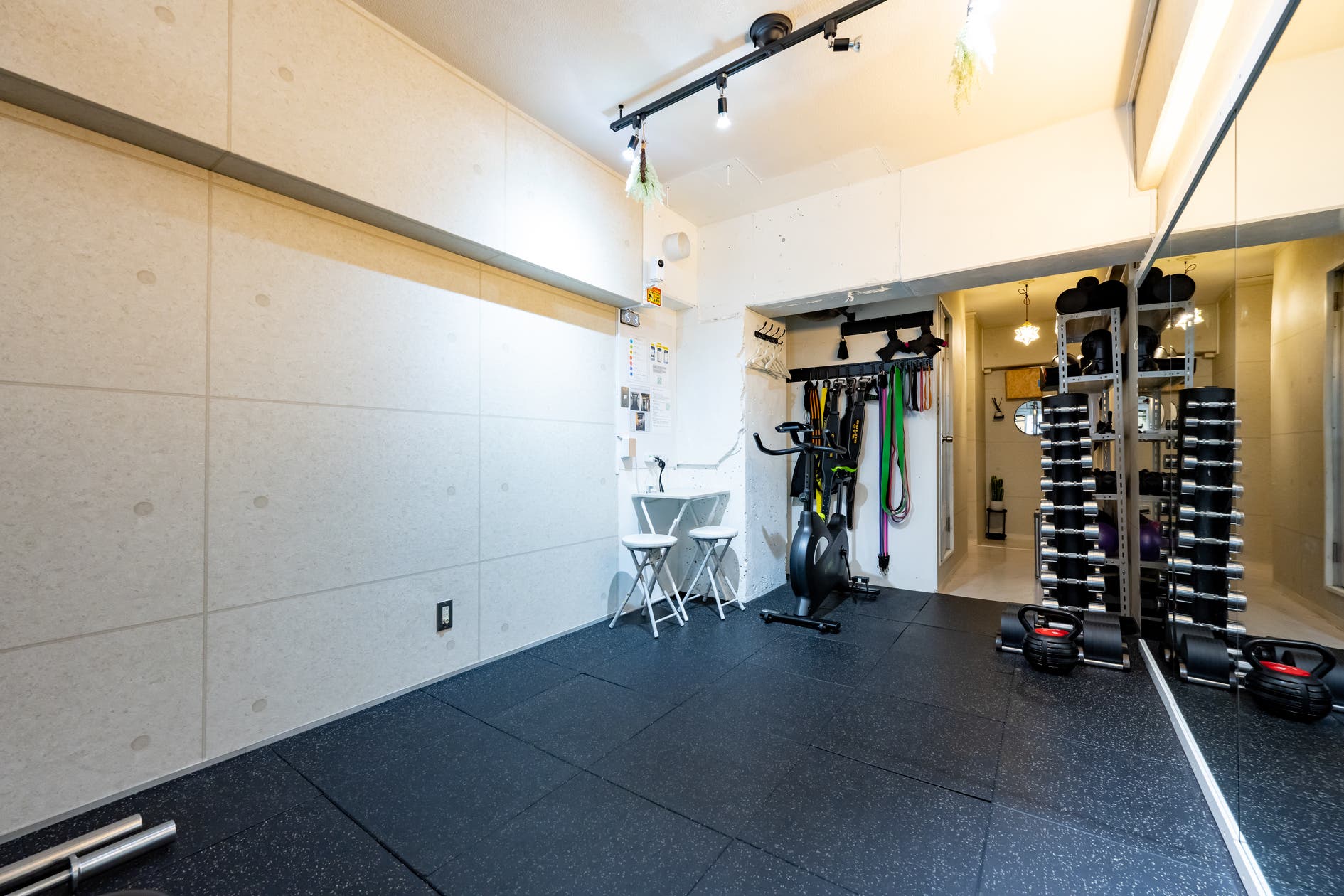 【渋谷駅3分】超駅近｜地域最安🉐｜広々25平米｜高性能設備｜備品数No,1👆｜清潔感有✨｜毎日清掃🧹｜大人数可｜レンタルジムの写真6