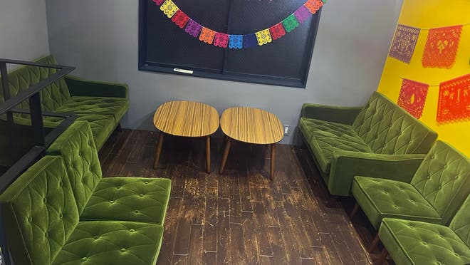 森下駅から徒歩1分!メキシコの死者の日をモチーフにしたスナックバーの写真4