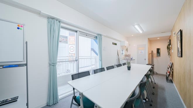 【高田馬場駅 徒歩1分】完全個室、60型モニター(TV機能付き)、WiFi無料、新規リフォーム、キレイ!の写真4