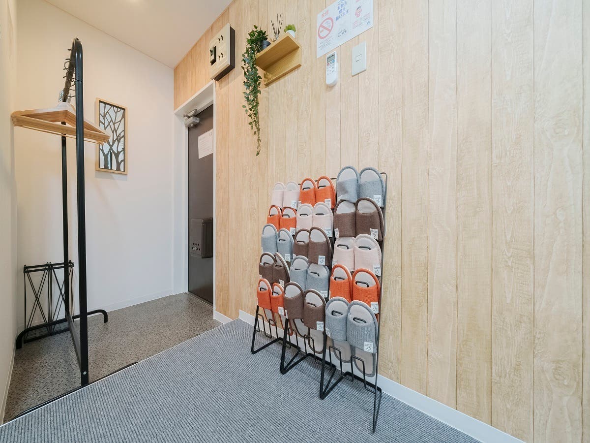 【高田馬場駅 徒歩1分】完全個室、60型モニター(TV機能付き)、WiFi無料、新規リフォーム、キレイ！の写真9