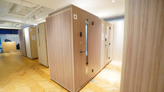 <ビズボマルイシティ横浜C>駅直結🚶【換気ファン付完全個室】横浜駅東口徒歩4分🚃光回線Wi-Fi📶電源🔌テレワーク/ZOOMの写真7