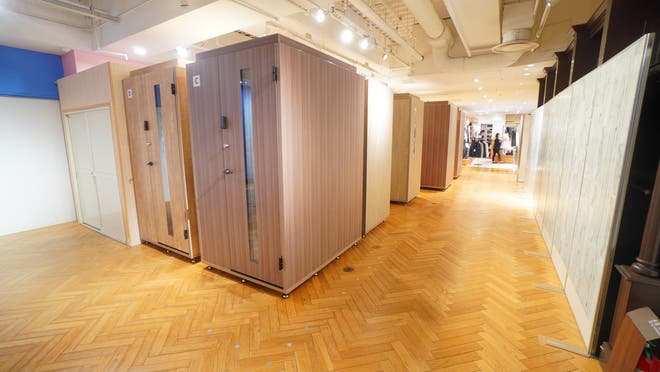 <ビズボマルイシティ横浜D>駅直結🚶【換気ファン付完全個室】横浜駅東口徒歩4分🚃光回線Wi-Fi📶電源🔌テレワーク/ZOOMの写真8