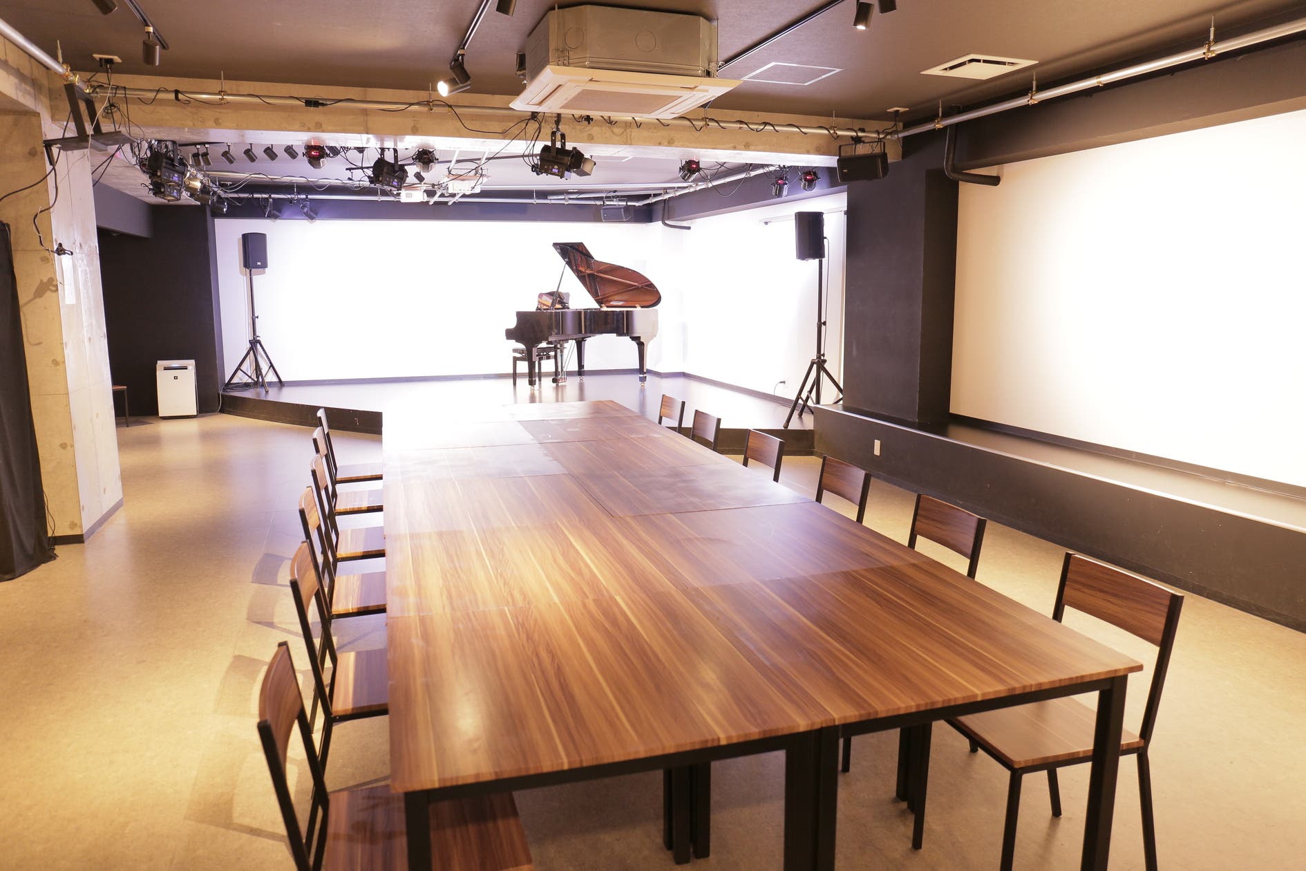 【ショーレストラン貸切】ステージ/グランドピアノ/音響照明/パーティー、イベント、ライブ可！【目白・椎名町】の写真8