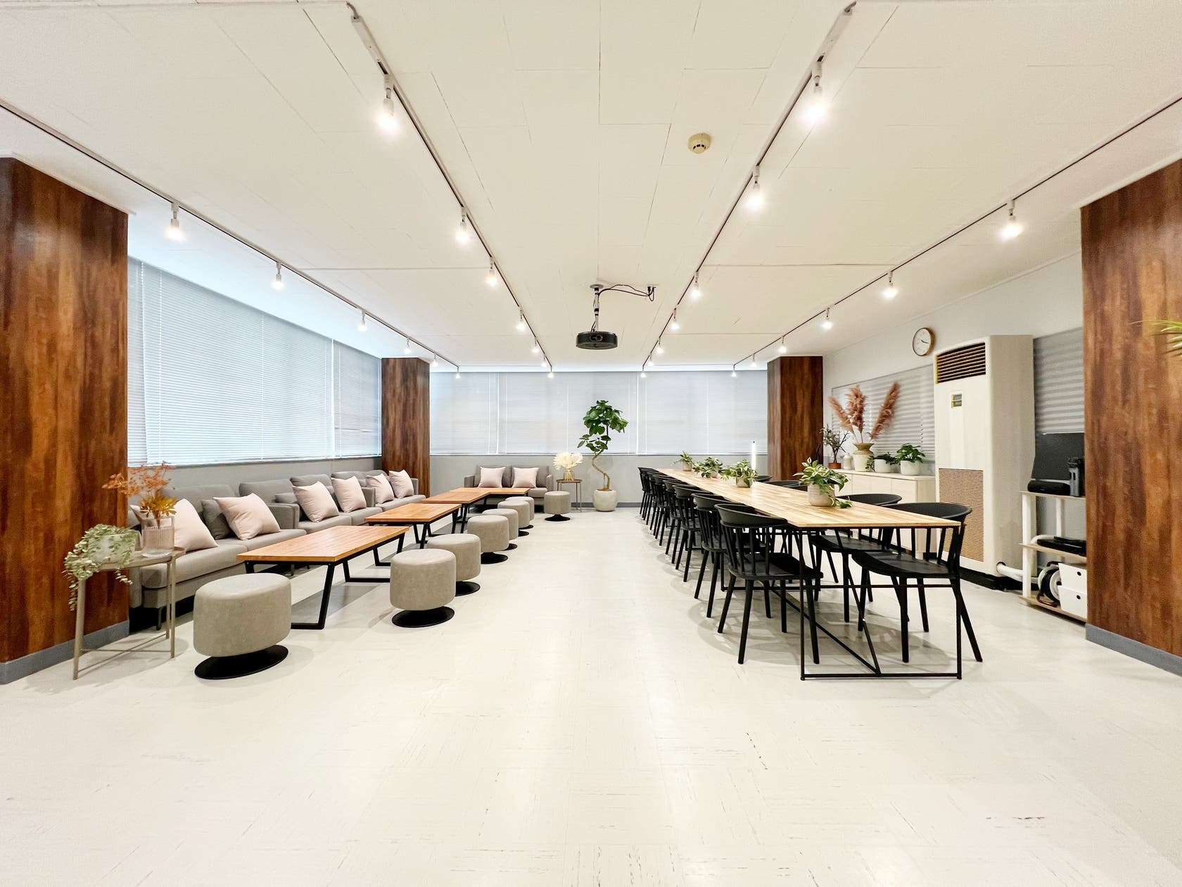 🎄クリスマス＆忘年会🥂神田駅1分🚶‍♂️最大48名🪑120㌅スクリーン＆65型モニター🎤24時間[26]の写真20