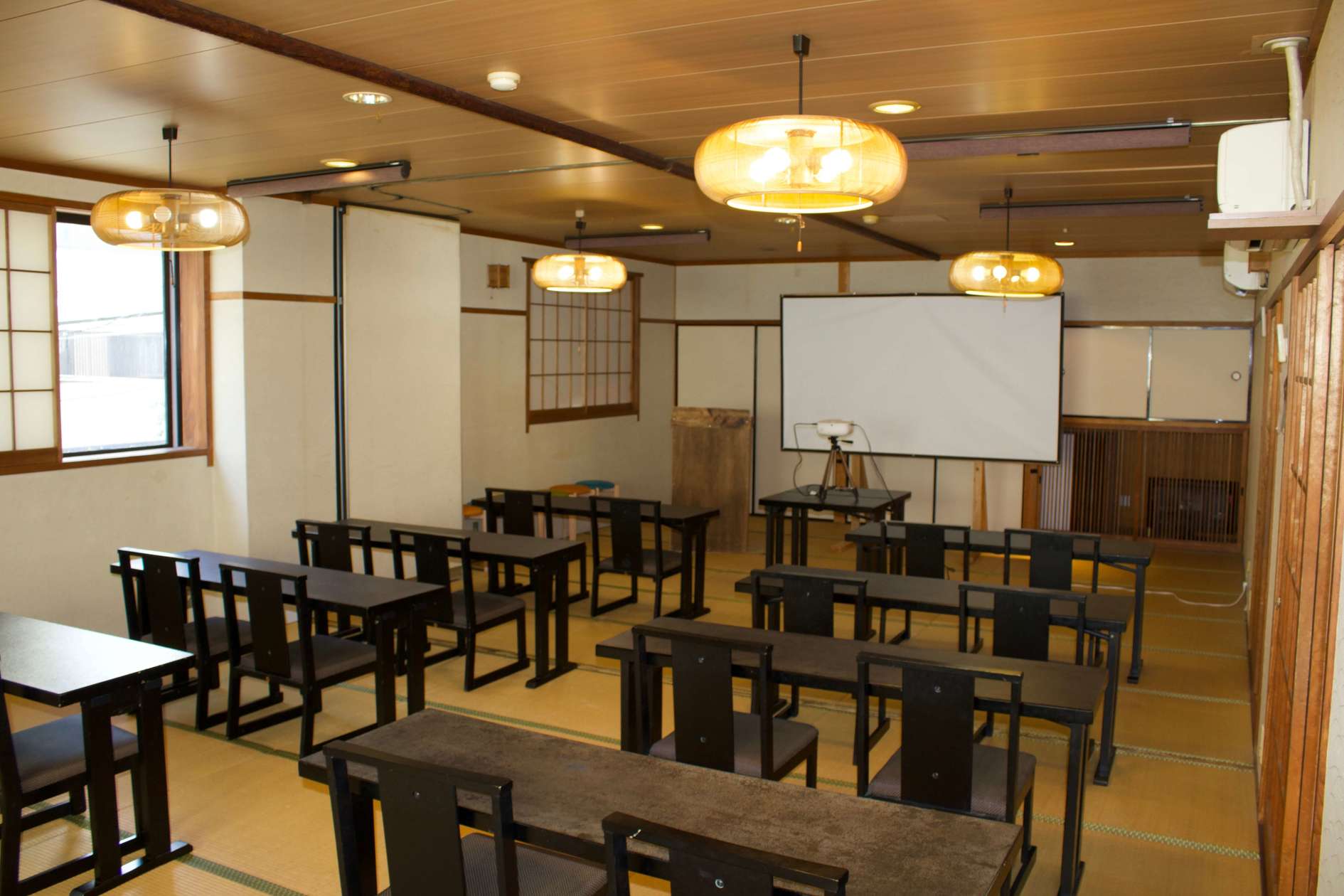 イベント開催、サテライトオフィス、懇親会などにお使いください。の写真2