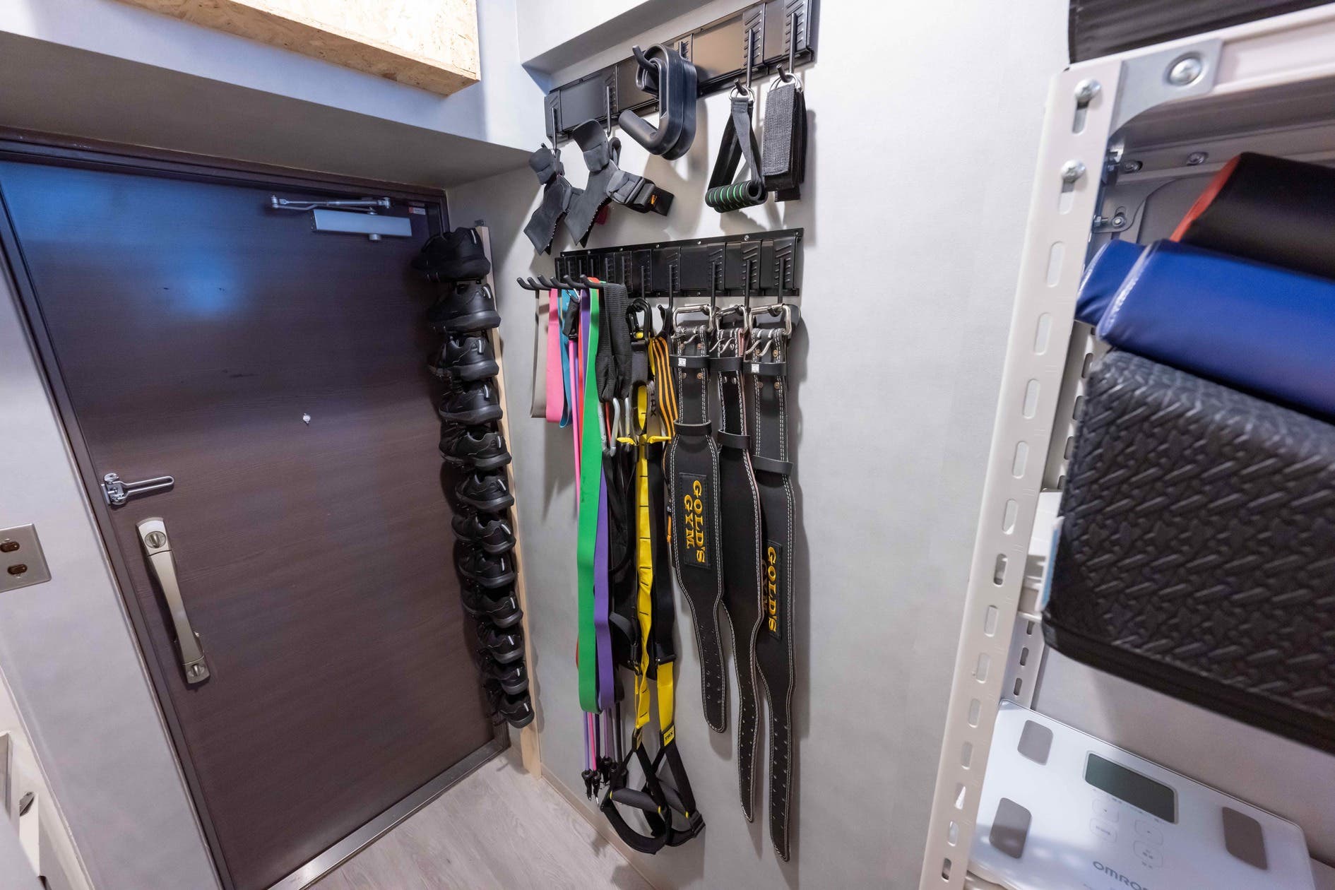 【新宿駅2分】D5出口10秒｜超駅近🚶｜地域最安🉐｜高性能設備｜備品多数｜清潔感✨｜毎日清掃🧹｜レンタルジムの写真11