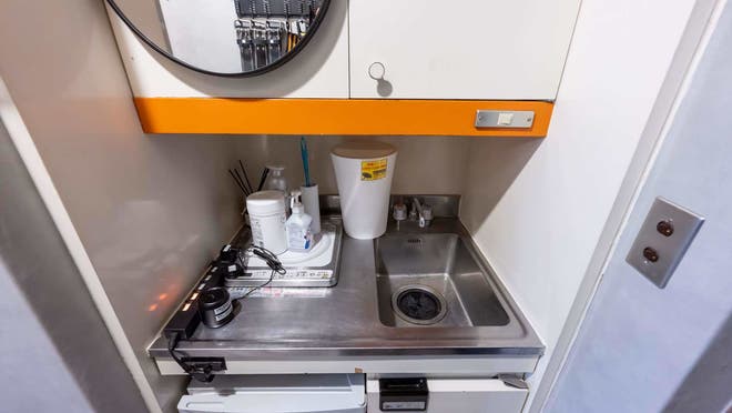 【新宿駅2分】D5出口10秒|超駅近🚶|地域最安🉐|高性能設備|備品多数|清潔感✨|毎日清掃🧹|レンタルジムの写真12