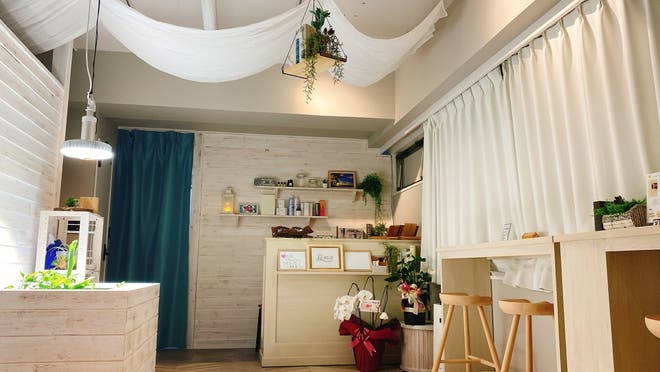 初登場⭐白を基調としたハワイアン調の店内【六本木駅より徒歩4分】ネイル/ヘッドマッサージ/フェイシャルエステ/小顔矯正に!の写真6