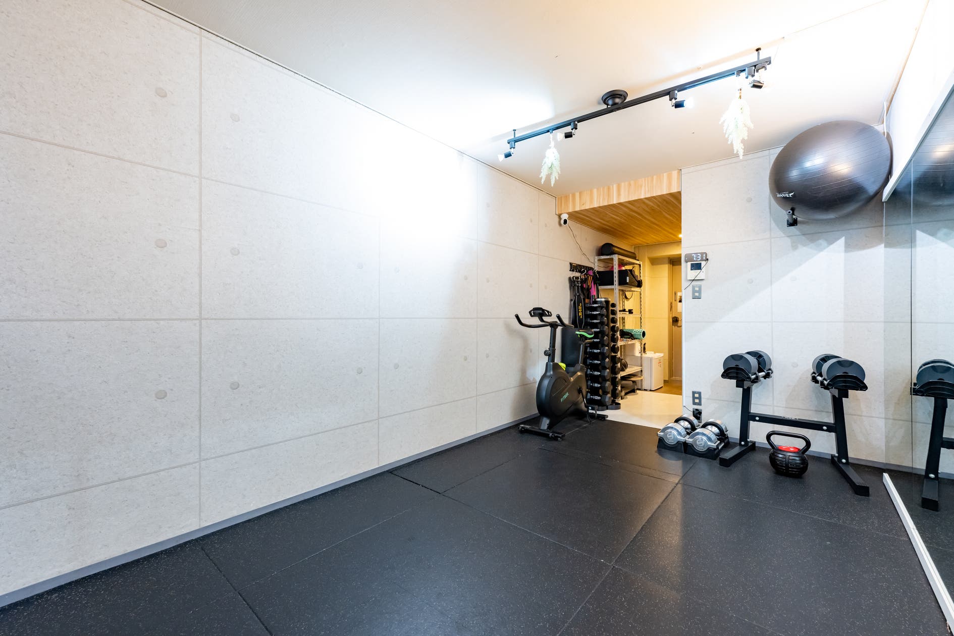 【池袋駅1分】ルミネの目の前好立地｜超駅近🚶｜地域最安🉐｜高性能設備｜備品多数｜清潔感✨｜毎日清掃🧹｜レンタルジムの写真5