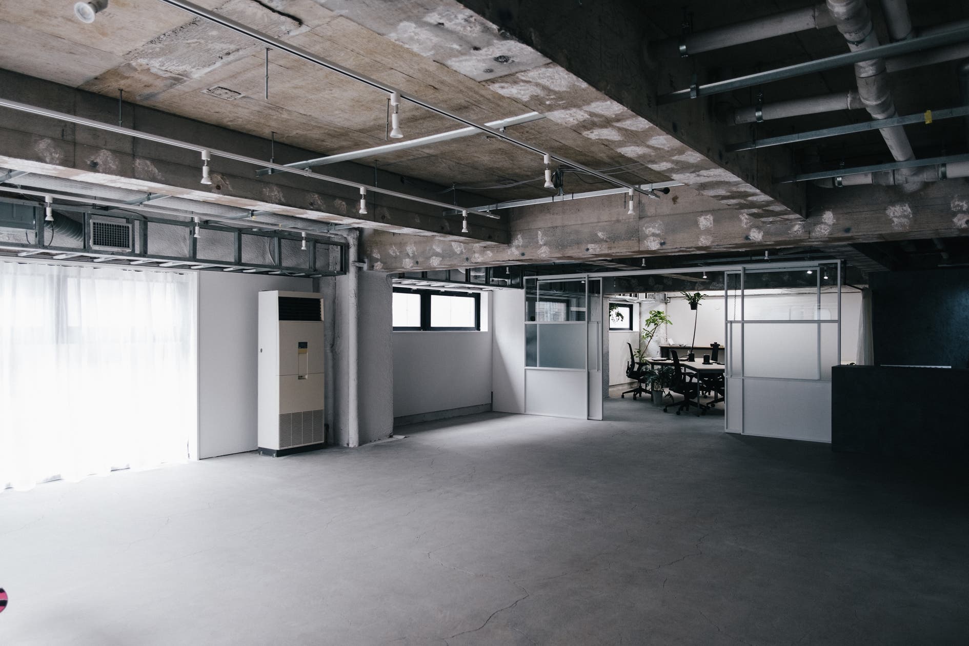 【札幌駅から徒歩10分】ギャラリー・POP-UP-SHOP・展示・撮影・個展　 コンクリート打ち放し空間 無料備品も充実の写真4