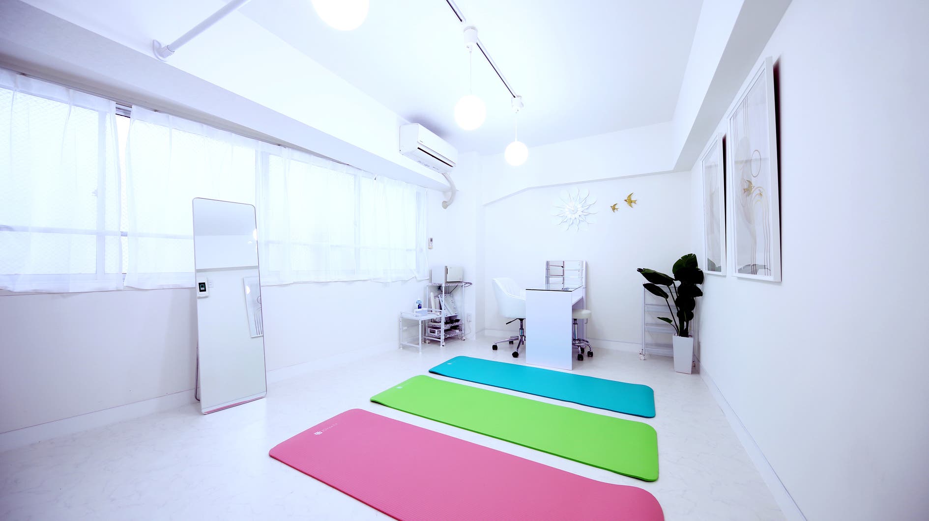 🎉癒し空間🎉千葉駅5分京成千葉駅5分栄町駅1分🚊白を基調にしたシンプルで清潔感あるサロン💆‍♀️エステ/ネイル/整体/ヨガの写真7