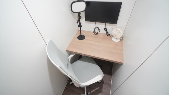 <ワークブース天王寺No.4>天王寺駅徒歩2分🚃1人用完全個室🚪Wi-Fi📶モニター🖥電源🔌⚡️テレワーク/面接/自習の写真1