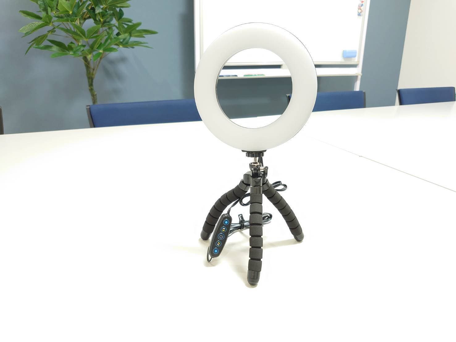 【清潔会議室】茅場町徒歩２分の会議室　ワークショップ/オンライン/面接面談/レッスン/学習/ボドゲ/推活/女子会/映画　24時間の写真11