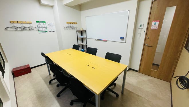 【¥1,441/1時間!中野駅から徒歩1分】モニター・フリードリンク付き6名会議室(RoomA)※予約時間前は入室不可の写真5