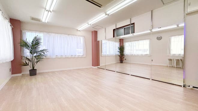 ✨ NEW OPEN ✨【門前仲町徒歩30秒🚶】ダンス・ヨガ・撮影などにおすすめ🎀🫧広々使えるスタジオ🏠大型鏡ありの写真1