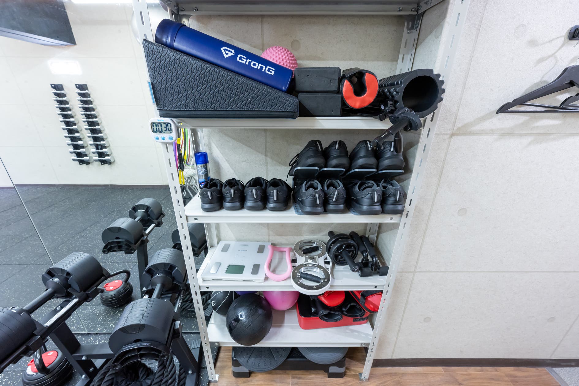 【五反田駅1分】超駅近🚶｜地域最安｜高性能設備｜備品多数｜清潔感✨｜オシャレな内装｜毎日清掃｜ダンス可🕺｜大人数可｜レンタルジムの写真8