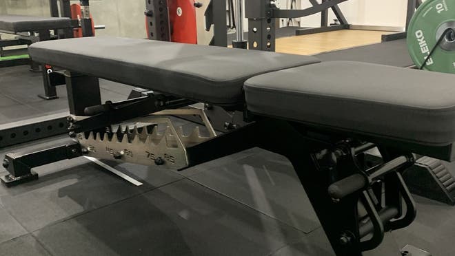 【2名まで】虎ノ門ヒルズ付近。6駅4路線利用可。高品質ハーフラック&スミスマシンの写真4