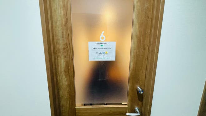 【¥660/1時間!中野駅から徒歩1分】モニター・フリードリンク付き1名個室(ブース6)※予約時間前は入室不可の写真3