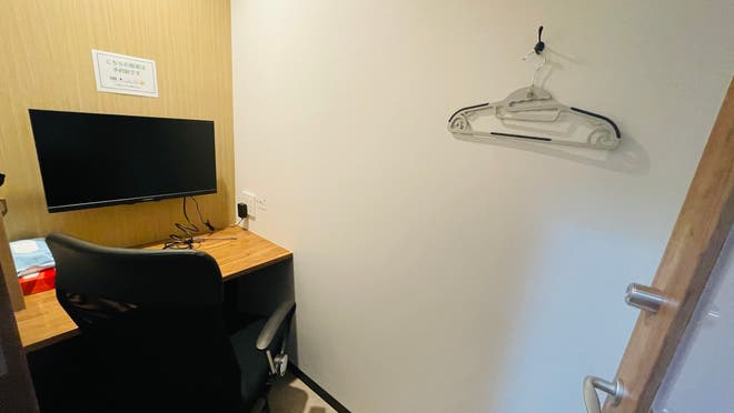 【¥660/1時間!中野駅から徒歩1分】モニター・フリードリンク付き1名個室(ブース11)※予約時間前は入室不可の写真2