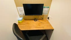 【¥660/1時間!中野駅から徒歩1分】モニター・フリードリンク付き1名個室(ブース12)※予約時間前は入室不可の写真2