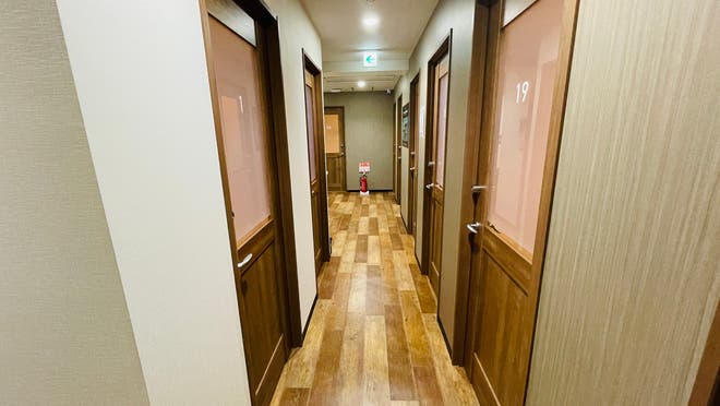 【¥660/1時間!中野駅から徒歩1分】モニター・フリードリンク付き1名個室(ブース12)※予約時間前は入室不可の写真8