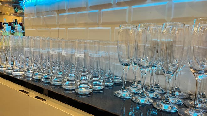 BAR完全貸切/セルフ飲み放題880円/カラオケ・ダーツ無料/心斎橋駅近/結婚式2次会/Bar Near 心斎橋の写真6