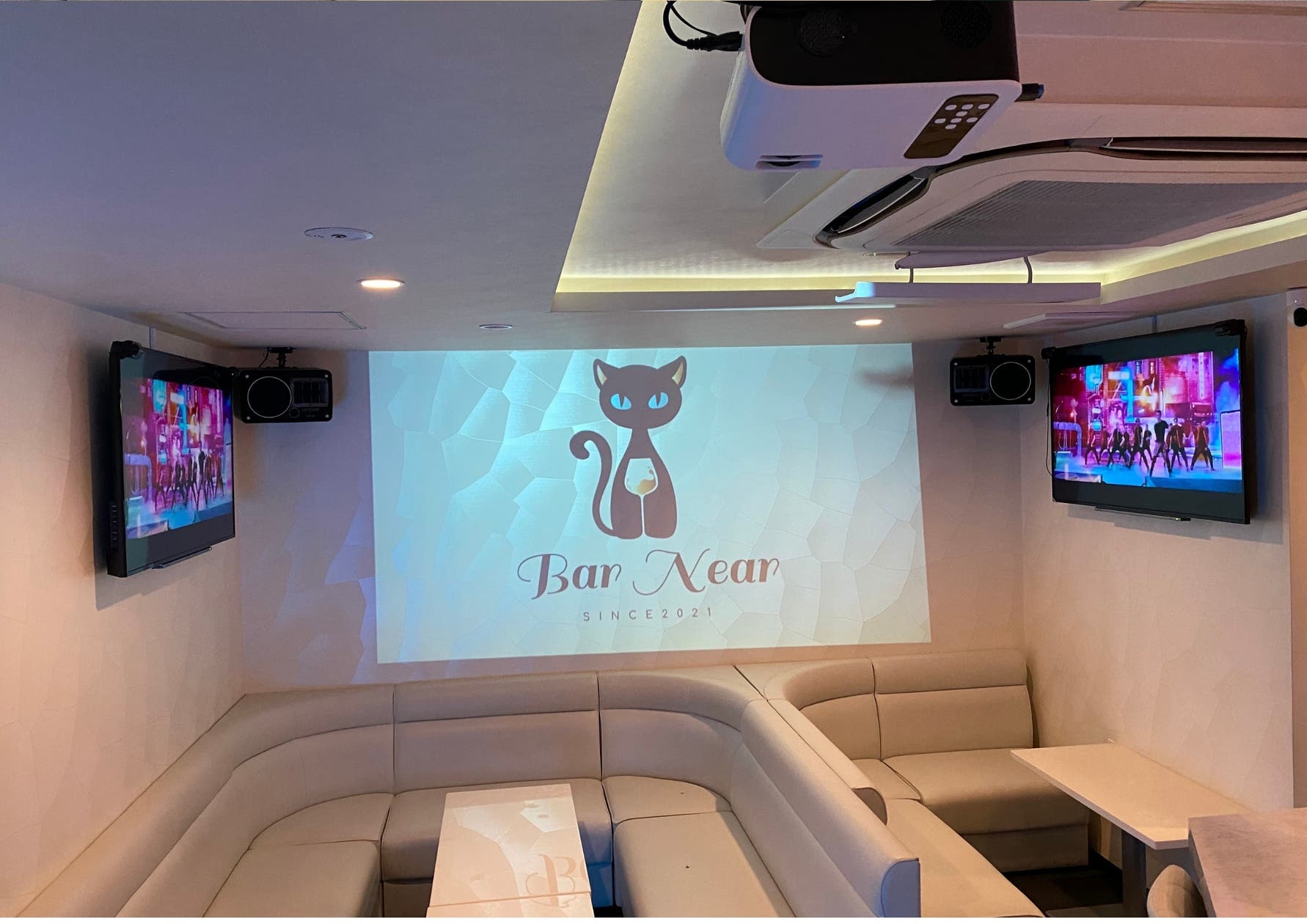 BAR完全貸切/セルフ飲み放題880円/カラオケ・ダーツ無料/心斎橋駅近/結婚式２次会/Bar Near 心斎橋の写真4