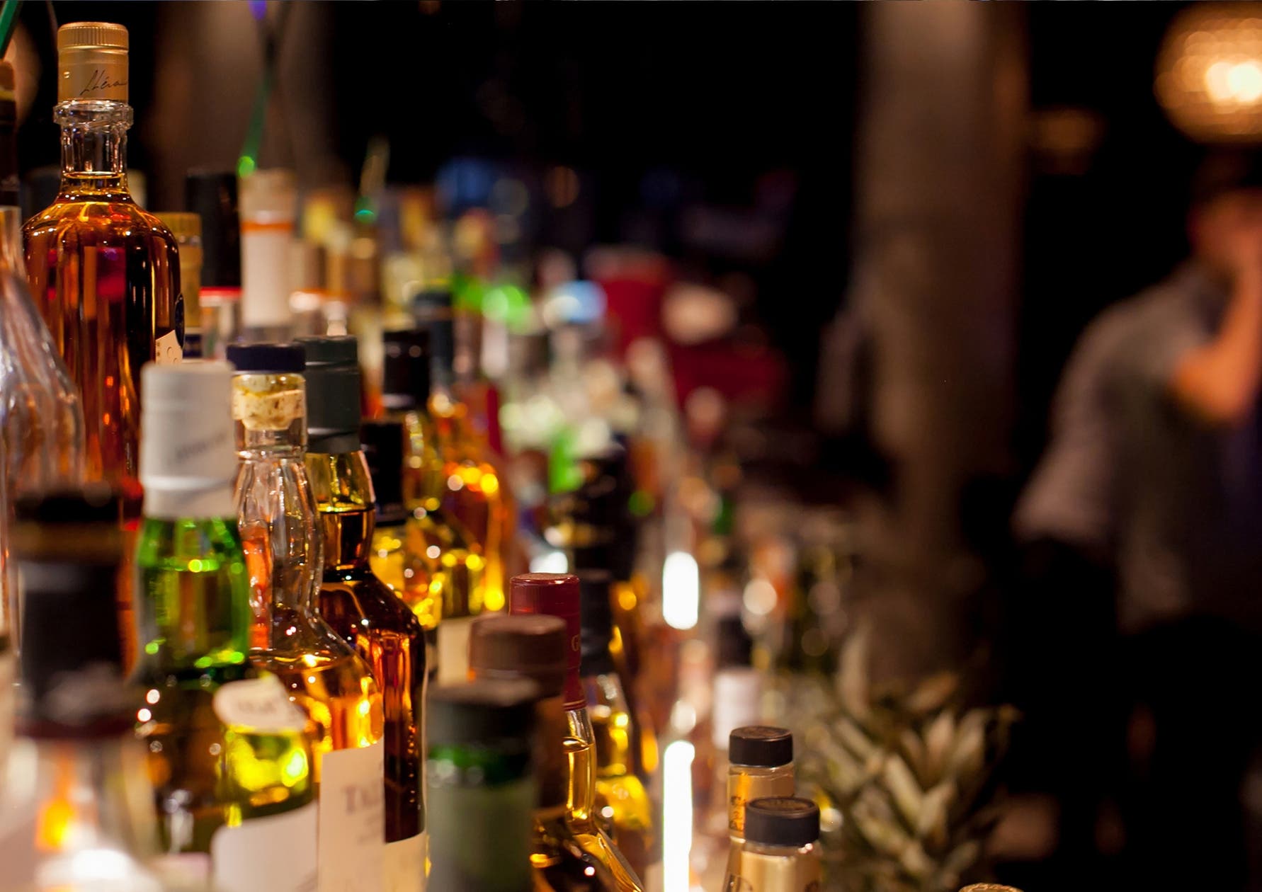 BAR完全貸切/セルフ飲み放題880円/カラオケ・ダーツ無料/結婚式２次会/誕生日会/Bar TK 心斎橋の写真6