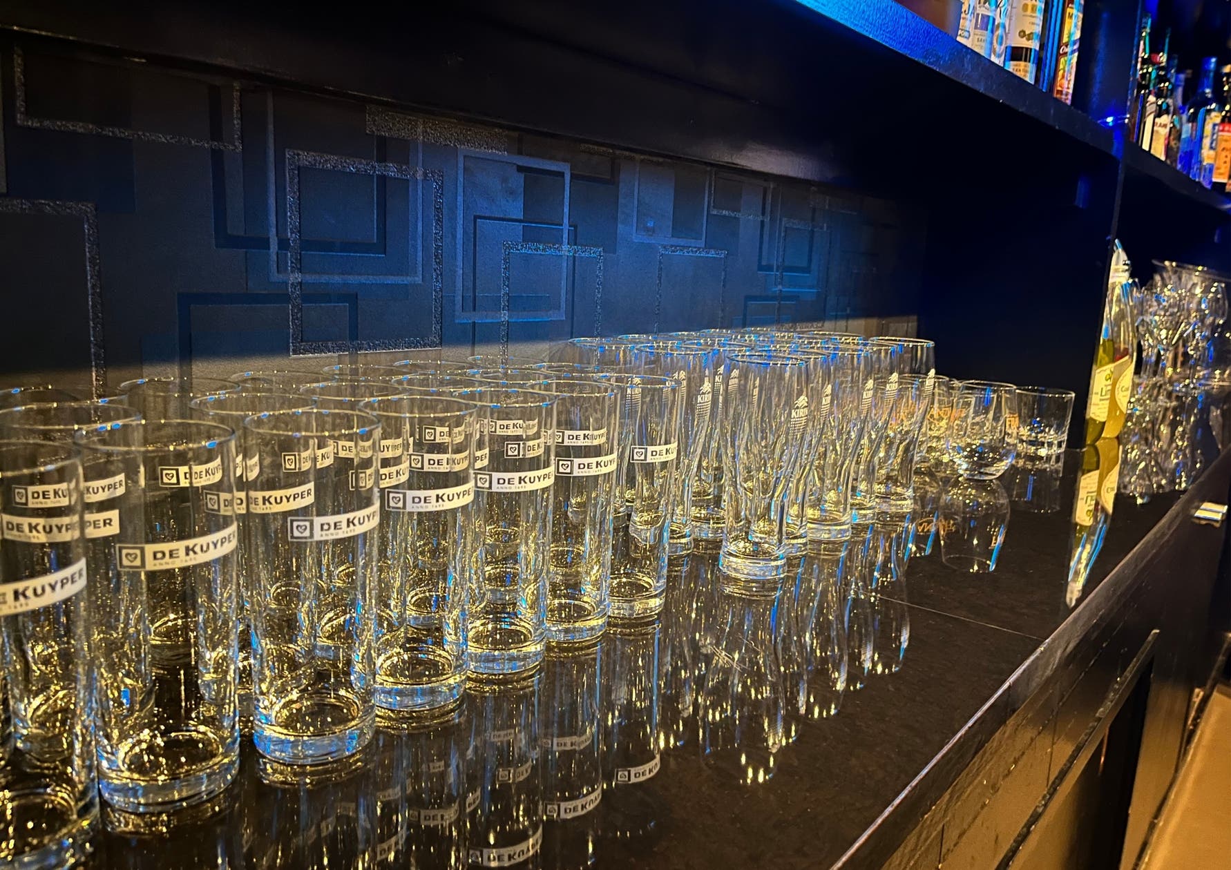 BAR完全貸切/セルフ飲み放題880円/カラオケ・ダーツ無料/結婚式２次会/誕生日会/Bar TK 心斎橋の写真8