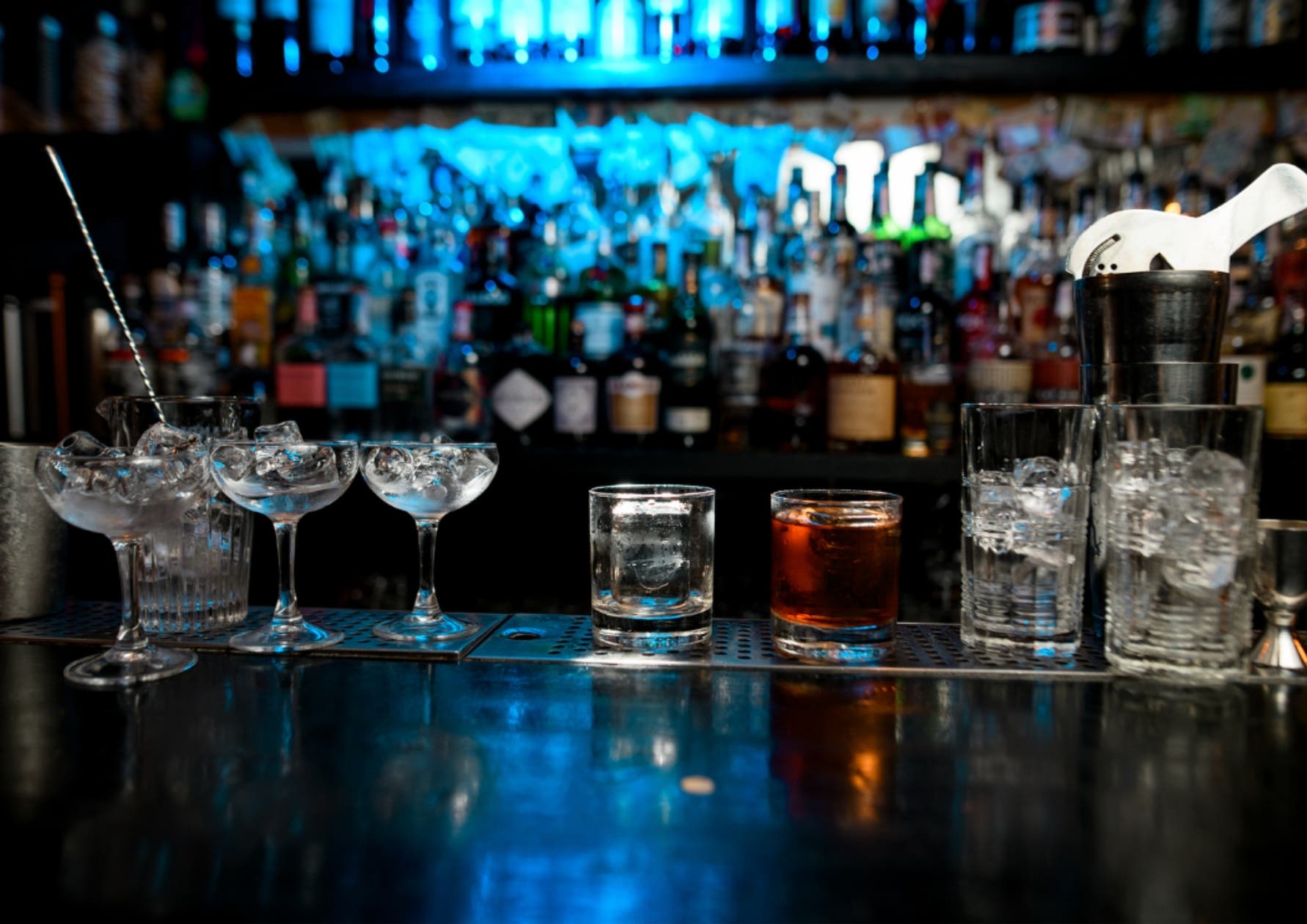 BAR完全貸切/セルフ飲み放題880円/カラオケ・ダーツ無料/結婚式２次会/誕生日会/Bar TK 心斎橋の写真9