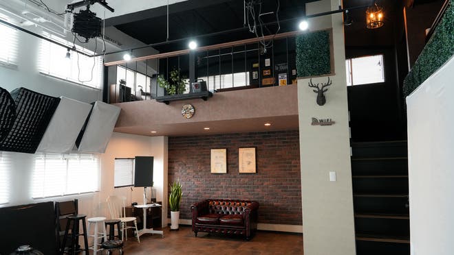 プロ用機材無料貸出、神戸駅から徒歩5分、天井4m広々 3面白ホリ スタジオ 撮影スタジオ レンタルスタジオの写真6