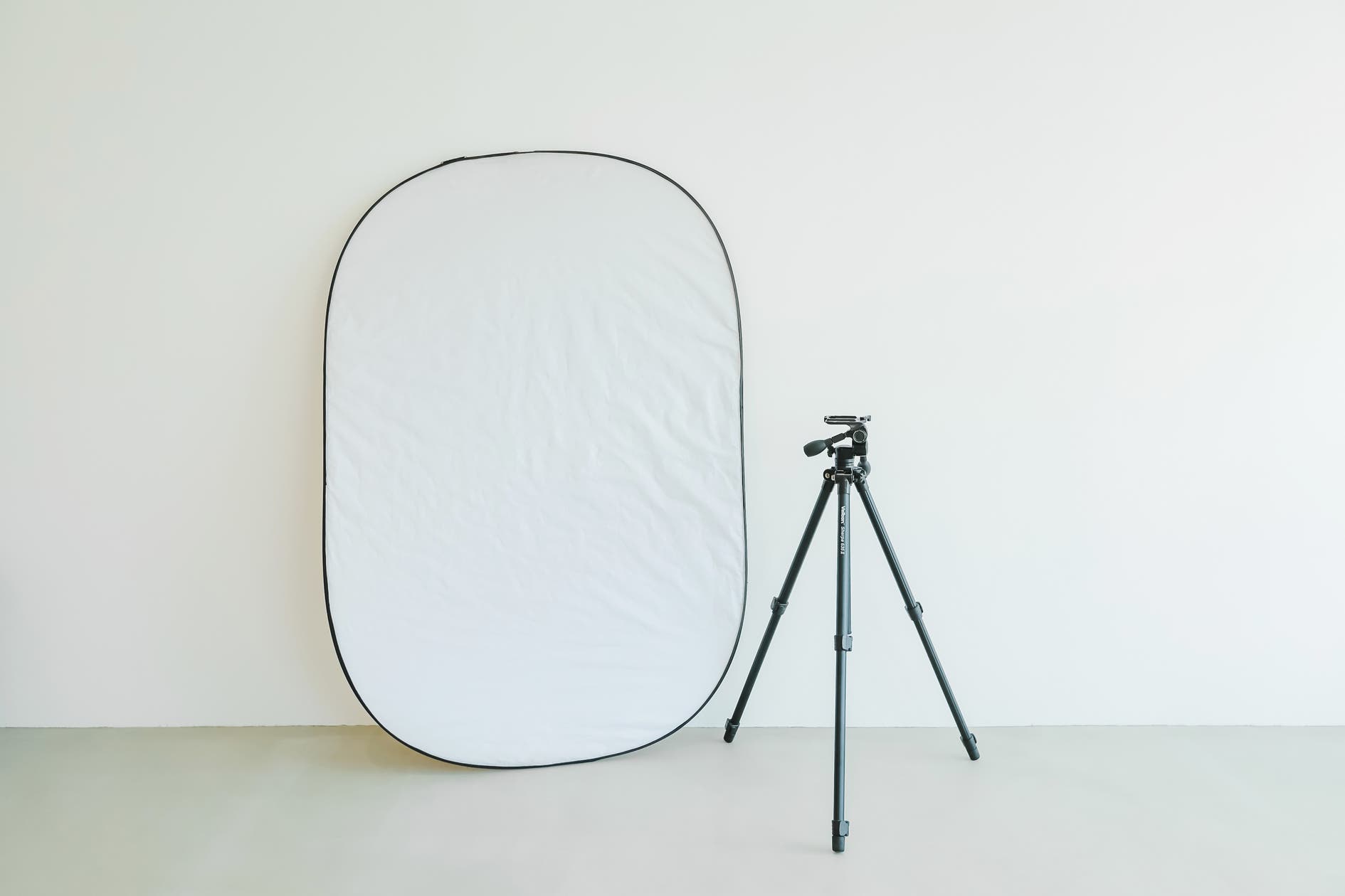 平日のみ利用可！外光が入るシンプルなスタジオスペース！コスプレ撮影、プロフィール撮影、セルフ撮影などに！の写真5