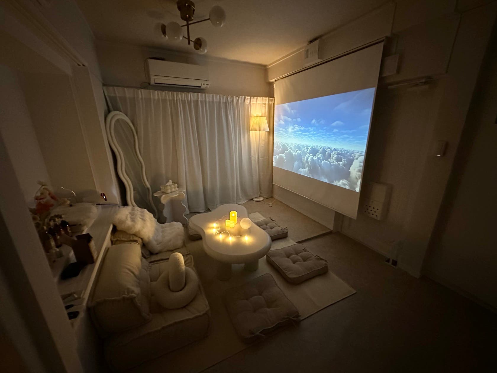 大宮徒歩5分🎉最大10名👭24H利用可🕐自然光✨大画面プロジェクターで映画鑑賞/デート/打ち上げ/女子会/韓国スタジオの写真20