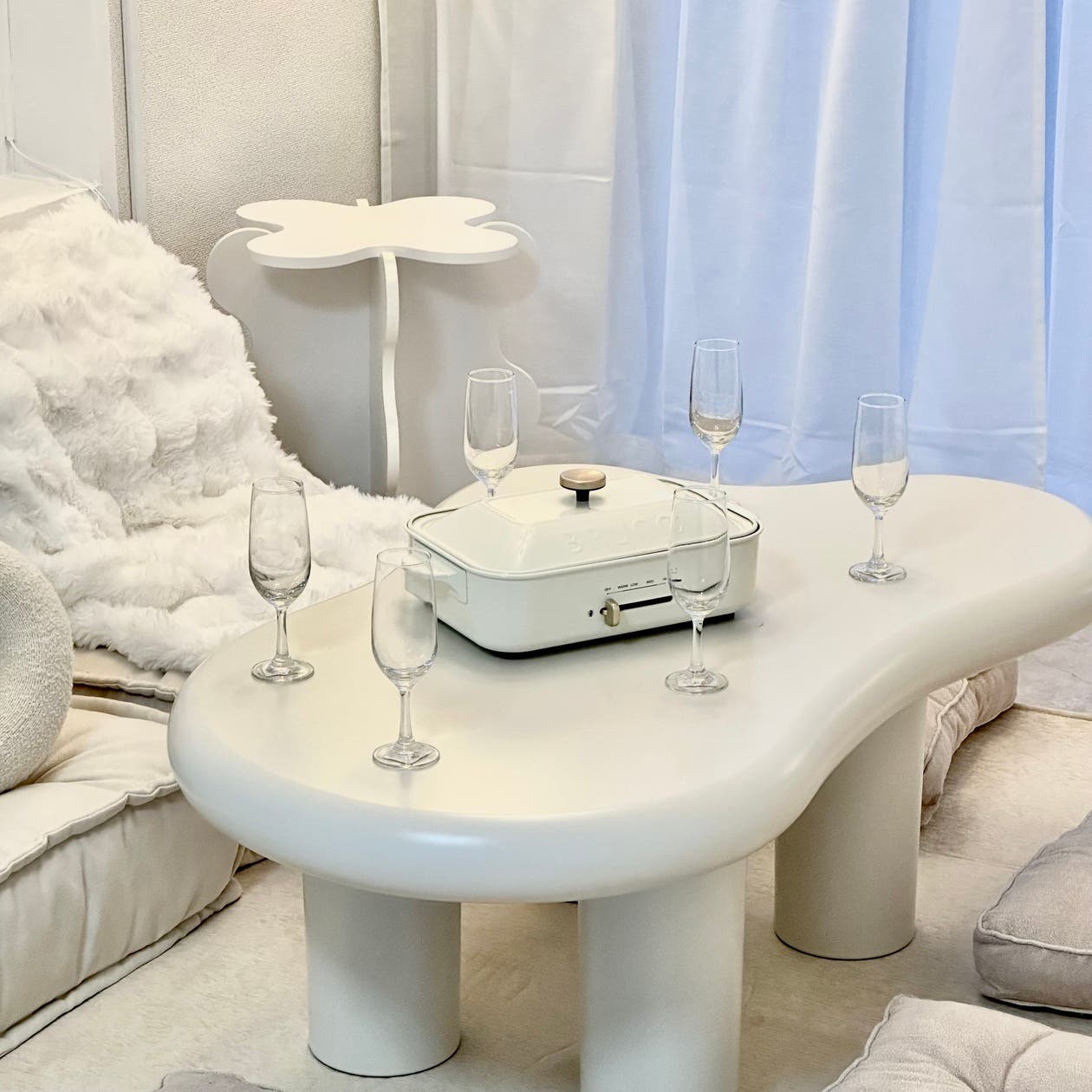 大宮徒歩5分🎉最大10名👭24H利用可🕐自然光✨大画面プロジェクターで映画鑑賞/デート/打ち上げ/女子会/韓国スタジオの写真8