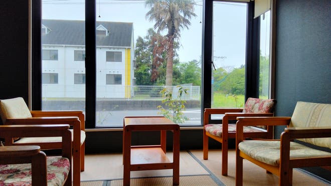 【ミニサテライト、キツキ住吉浜】Web面接、テレワーク、気軽な女子会にも。ホテルのゆったり駐車場、使えます。の写真1