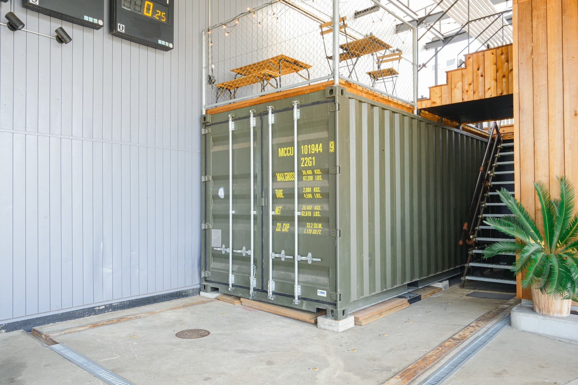 話題のコンテナスペース。フローリング、エアコン完備で快適の写真8