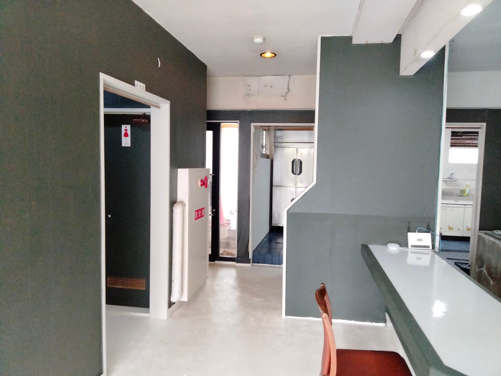 【カウンターシート、キツキ住吉浜】リモートワーク、勉強、読書、自習スペースに利用できます。ゆったりとした駐車場あります。の写真9