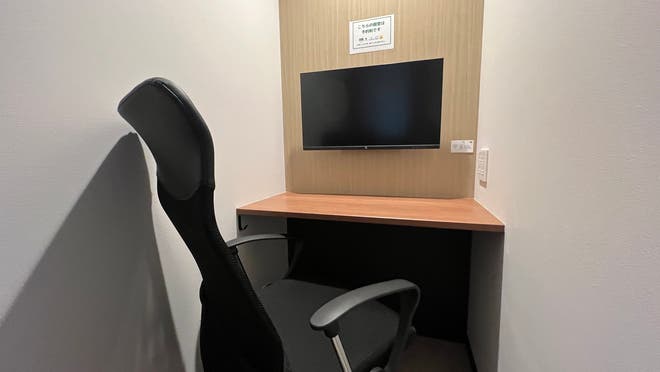 【¥330/30分!新宿駅から1分】モニター・フリードリンク付き1名個室(個室12)※予約時間前は入室不可の写真3