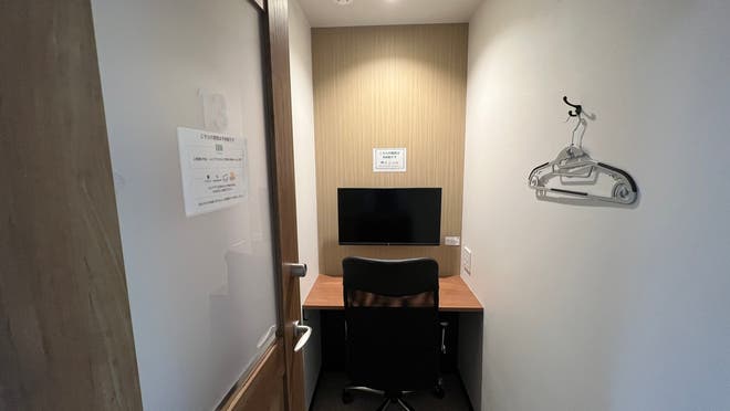 【¥330/30分!新宿駅から1分】モニター・フリードリンク付き1名個室(個室13)※予約時間前は入室不可の写真1