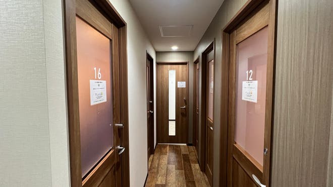 【¥330/30分!新宿駅から1分】モニター・フリードリンク付き1名個室(個室13)※予約時間前は入室不可の写真6