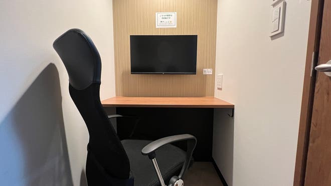 【¥330/30分!新宿駅から1分】モニター・フリードリンク付き1名個室(個室16)※予約時間前は入室不可の写真2
