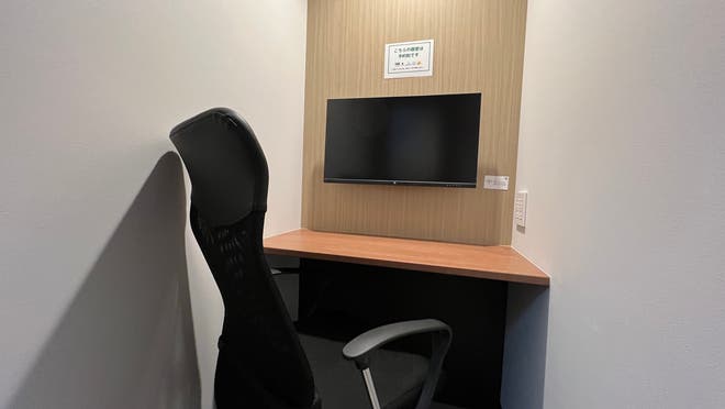 【¥330/30分!新宿駅から1分】モニター・フリードリンク付き1名個室(個室10)※予約時間前は入室不可の写真2
