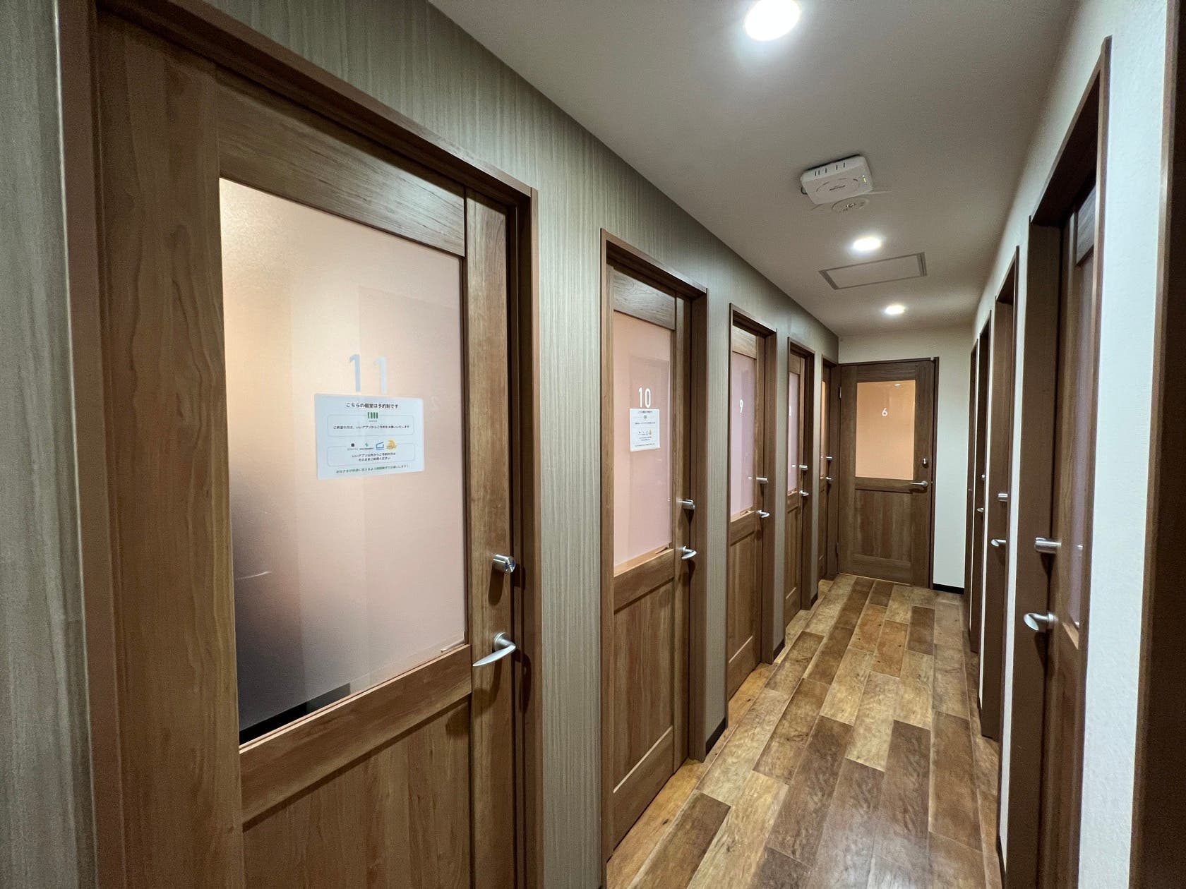 【¥330/30分！新宿駅から1分】モニター・フリードリンク付き1名個室（個室11）※予約時間前は入室不可の写真6