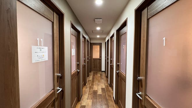 【¥330/30分!新宿駅から1分】モニター・フリードリンク付き1名個室(個室11)※予約時間前は入室不可の写真5