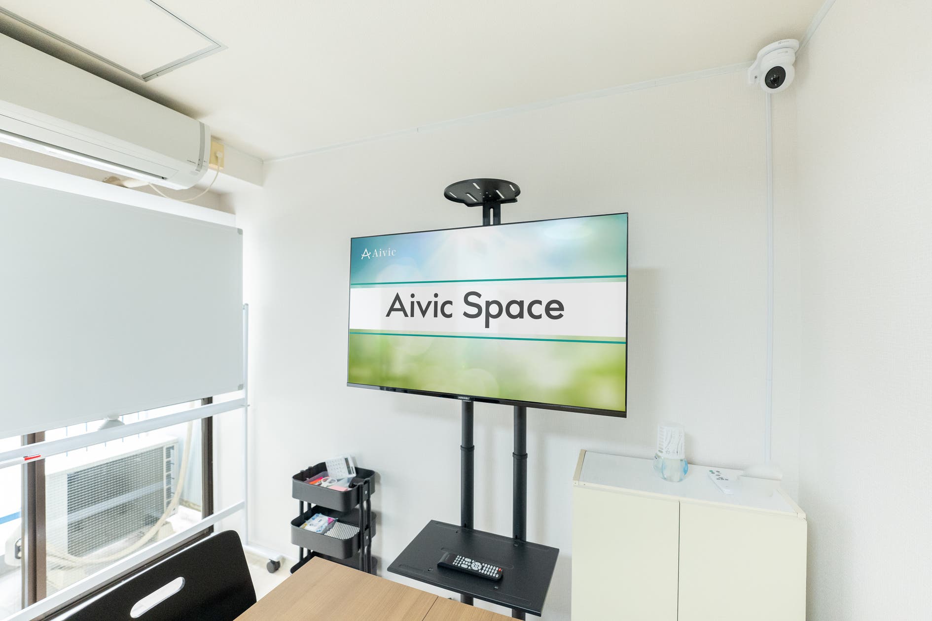 【池袋駅南口3分】8席、光回線高速WiFi、モニター・ホワイトボード完備☆1日1回スタッフ完全清掃の会議室の写真6