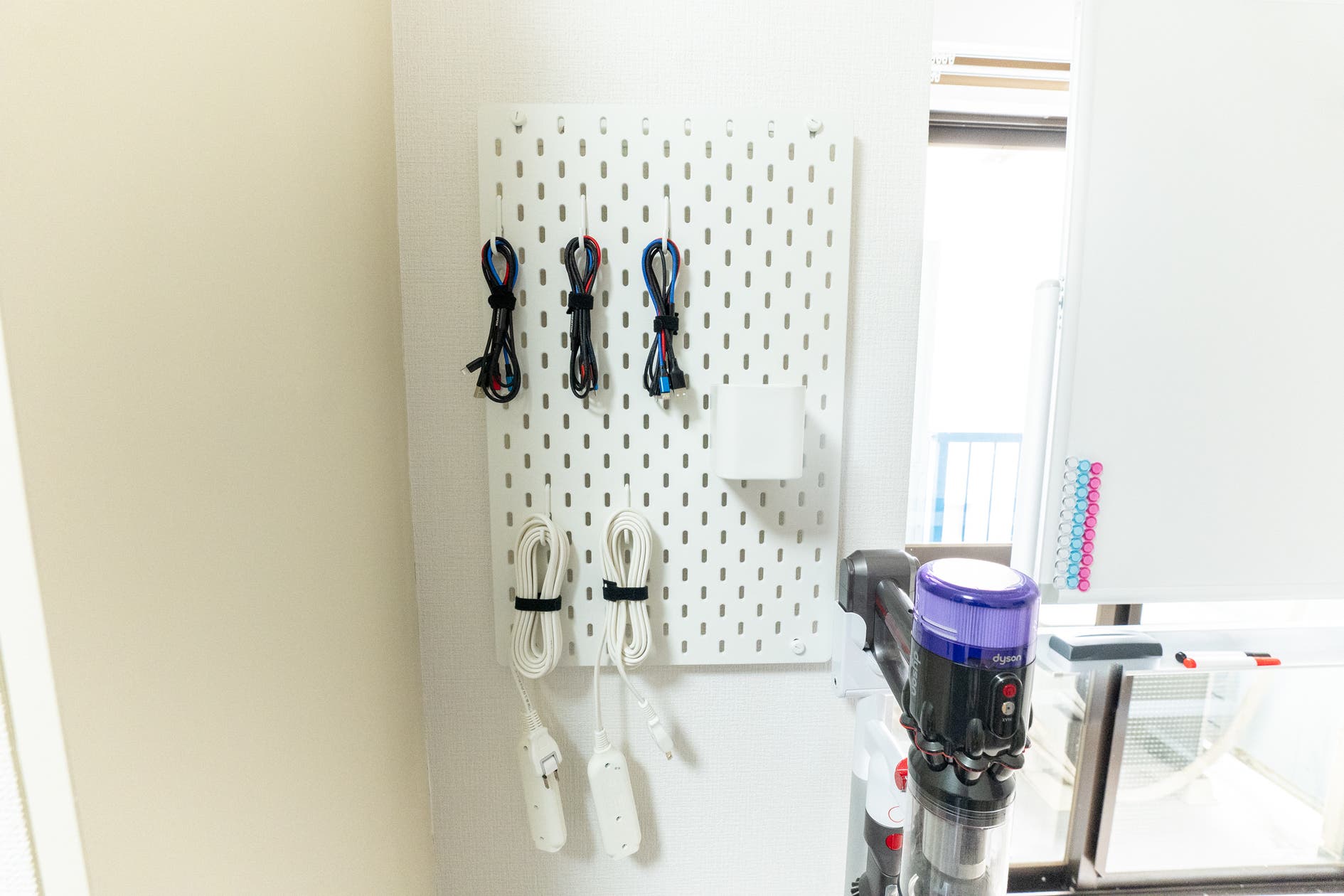 【池袋駅南口3分】8席、光回線高速WiFi、モニター・ホワイトボード完備☆1日1回スタッフ完全清掃の会議室の写真11