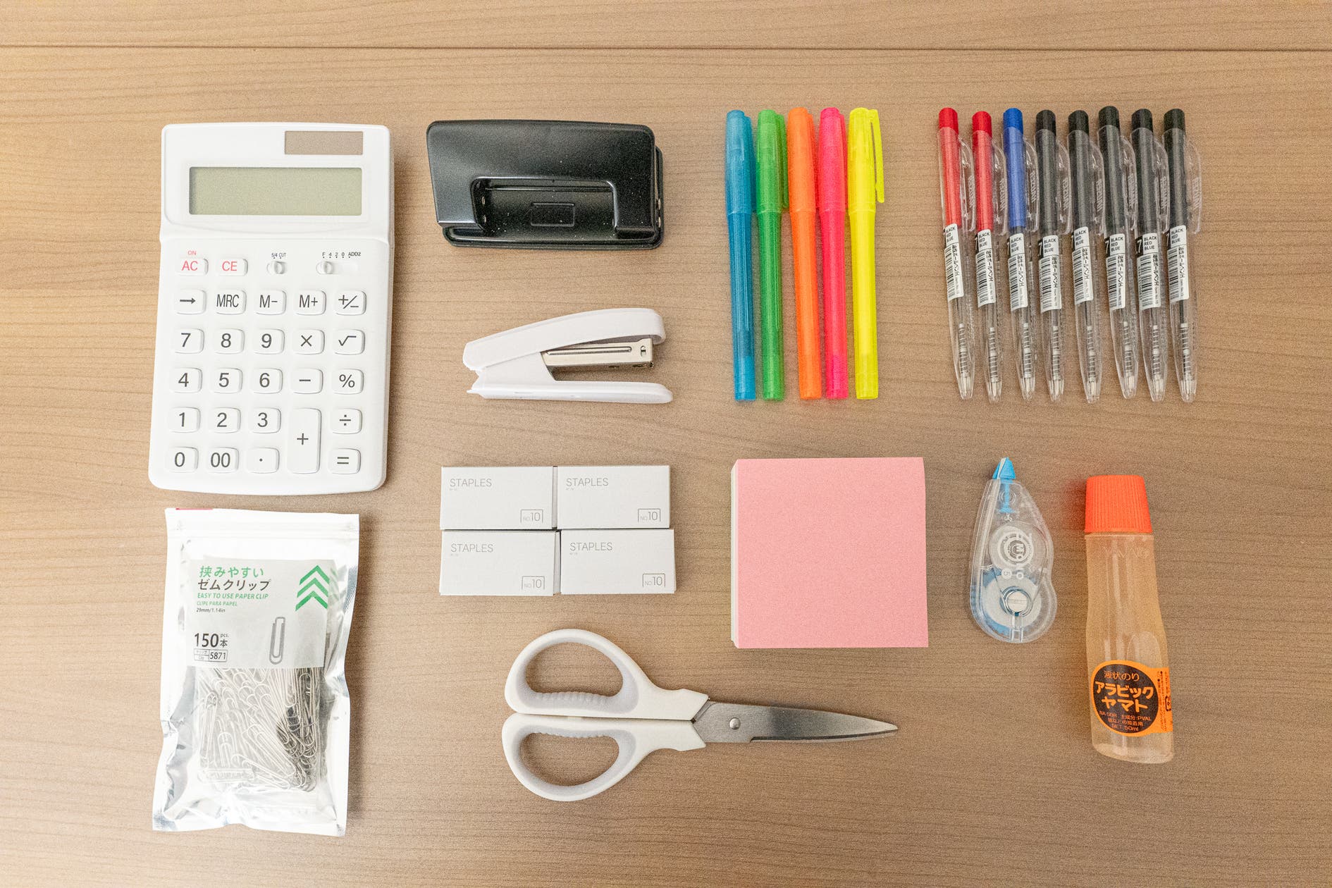 【池袋駅南口3分】8席、光回線高速WiFi、モニター・ホワイトボード完備☆1日1回スタッフ完全清掃の会議室の写真12