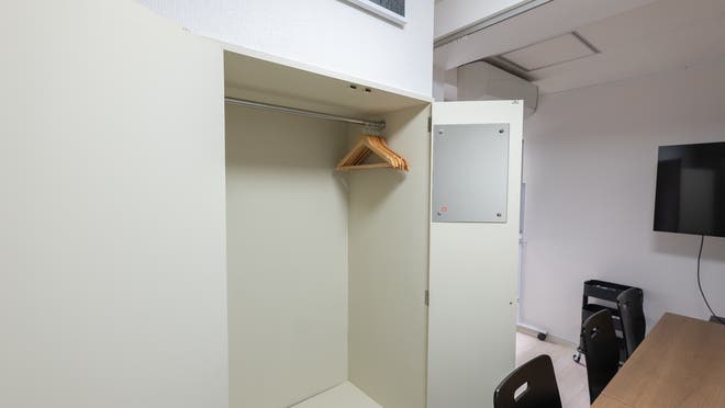 【池袋駅南口3分】8席、光回線高速WiFi、モニター・ホワイトボード完備☆1日1回スタッフ完全清掃の会議室の写真19