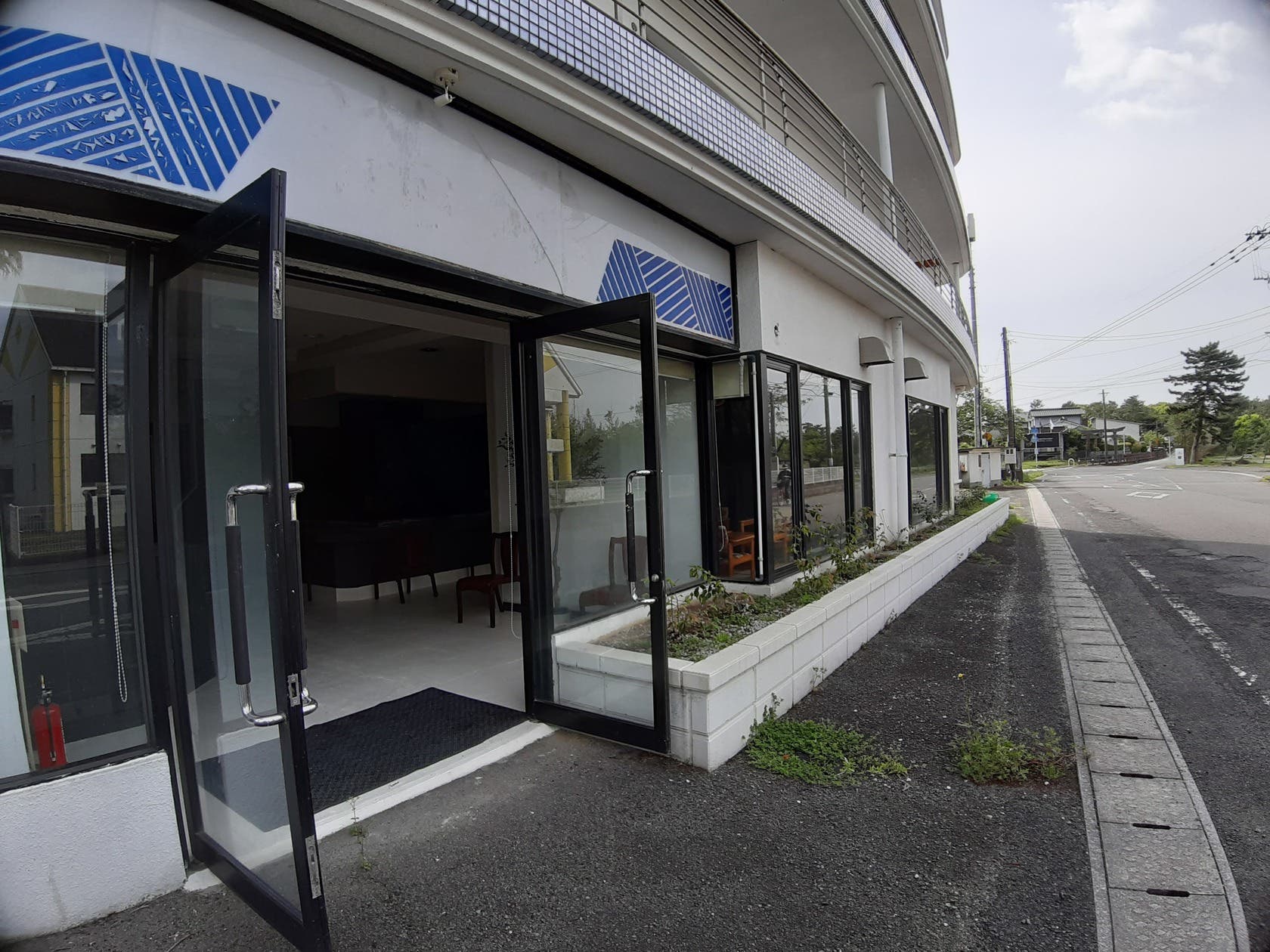 【カウンターシート、キツキ住吉浜】リモートワーク、勉強、読書、自習スペースに利用できます。ゆったりとした駐車場あります。の写真11